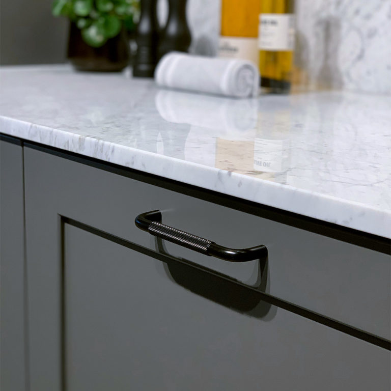 Handtag Helix matt svart – frontapply.se