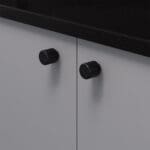 Knopp Helix matt svart Ø20 – frontapply.se